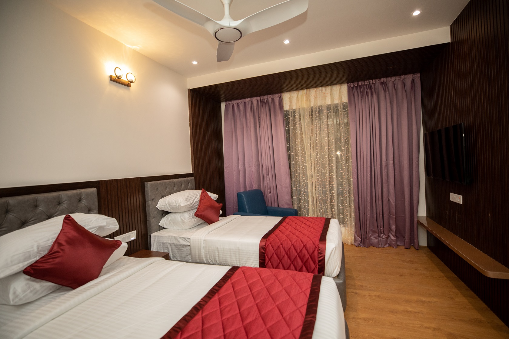 Silver Cle Budget Hotel in Madhapur Silver Twin Room Price ₹4900